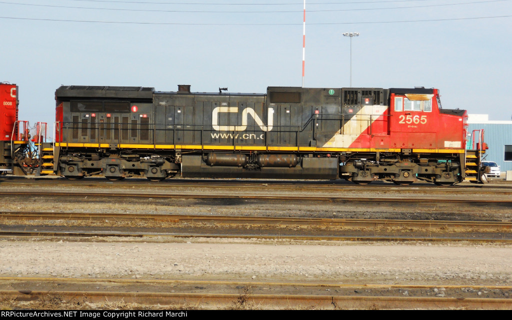 CN 2565
